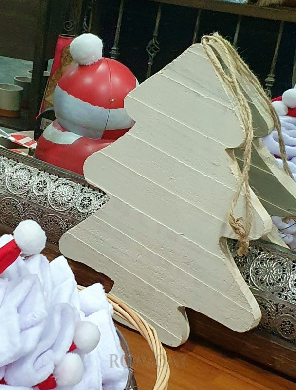 Wooden Tree Decor – Row & Oak